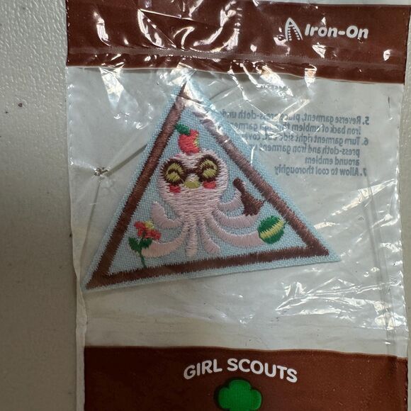 Girl Scouts | Other | Nwt Girl Scouts Brownie Senses Badge Patch Award ...